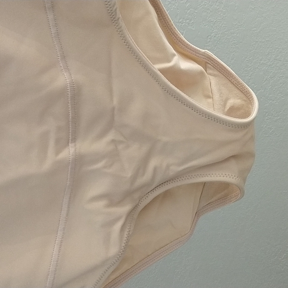 Maidenform | Intimates & Sleepwear | Nwt Maidenform Flexees Womens ...